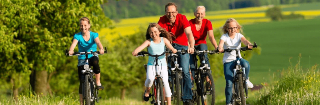 10 Fun and Unique Group Outings for Families and Friends